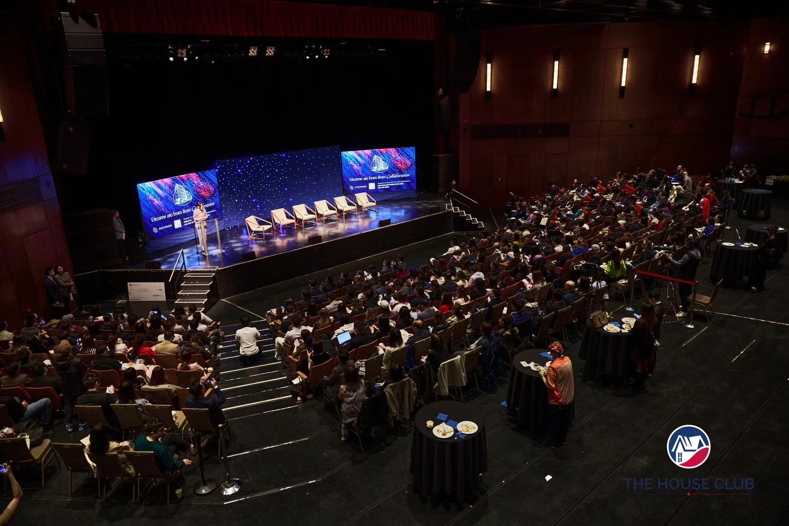 Video Wall Rentals - Wechat Media Ltd. (MallAds Canada)